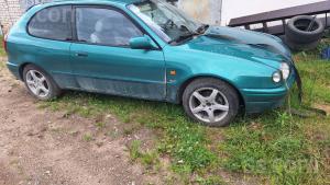 Zaļš Toyota Corolla 1998 Valmiera, ar dzinēja tilpumu 2.00 L un nobraukumu 380 tūkst. km par 400 €, foto 8 vietnē AUTOMOTO.COM.LV
