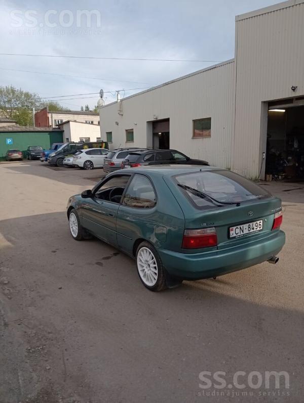 Zaļš Toyota Corolla 1996 Rīga, ar dzinēja tilpumu 1.60 L un nobraukumu 220 tūkst. km par 1600 €, foto 2 vietnē AUTOMOTO.COM.LV