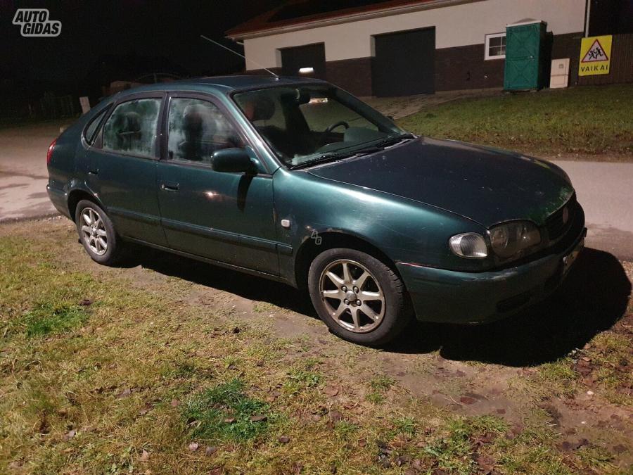 Green Toyota Corolla 2000 in Vilnius, with an engine capacity of 1.60 L and mileage of 261 thousand km for 999 €, photo 14 on AUTOMOTO.COM.LV