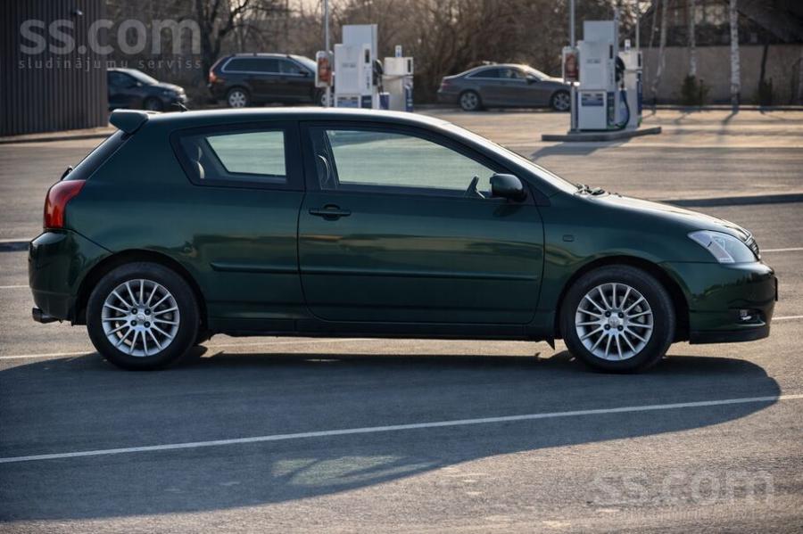 Zaļš Toyota Corolla 2004 Rīga, ar dzinēja tilpumu 2.00 L un nobraukumu 276 tūkst. km par 1600 €, foto 1 vietnē AUTOMOTO.COM.LV