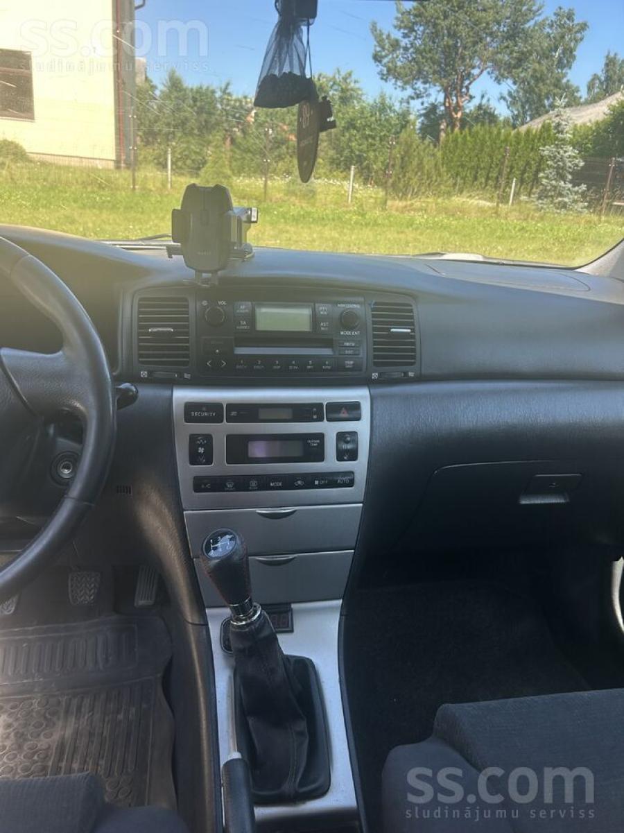 Zaļš Toyota Corolla 2004 Rīga, ar dzinēja tilpumu 2.00 L un nobraukumu 276 tūkst. km par 1600 €, foto 7 vietnē AUTOMOTO.COM.LV