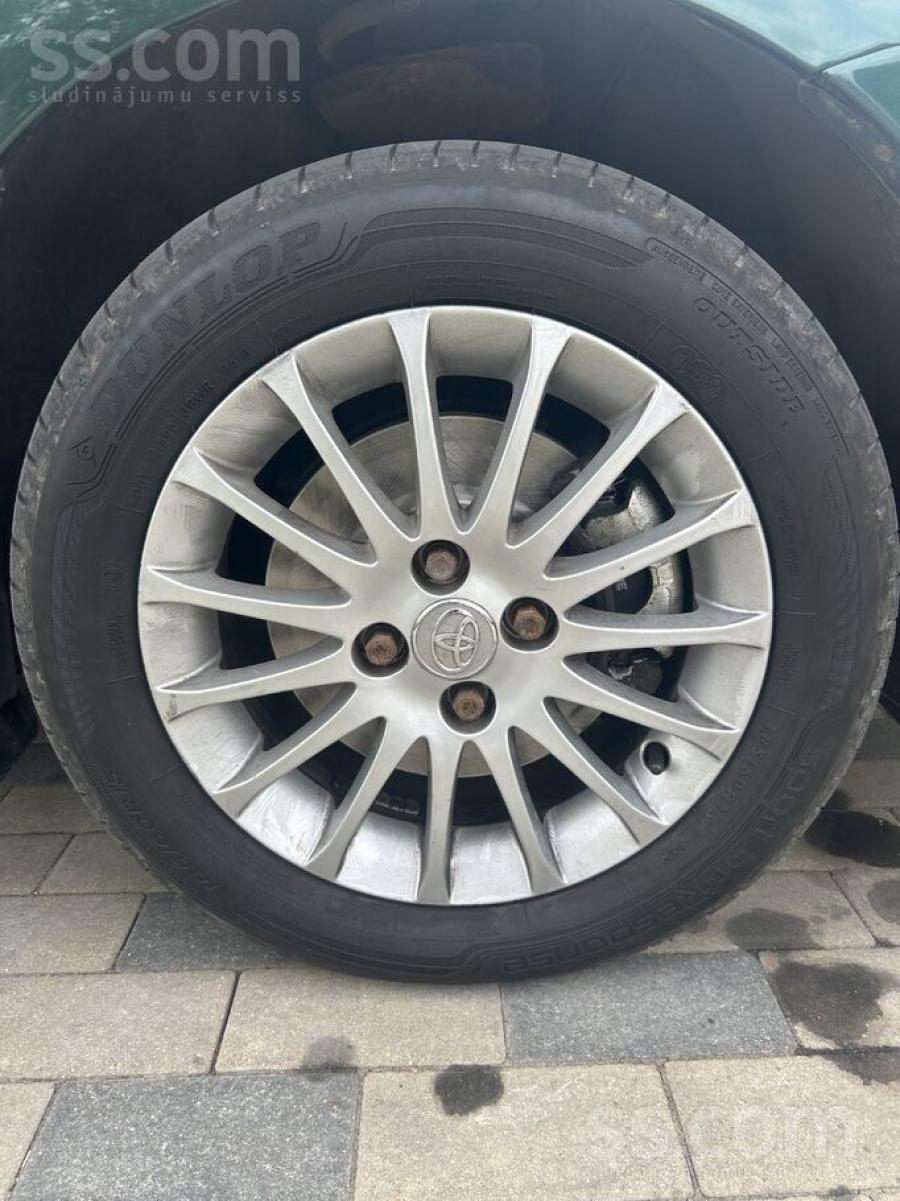 Zaļš Toyota Corolla 2004 Rīga, ar dzinēja tilpumu 2.00 L un nobraukumu 276 tūkst. km par 1600 €, foto 9 vietnē AUTOMOTO.COM.LV