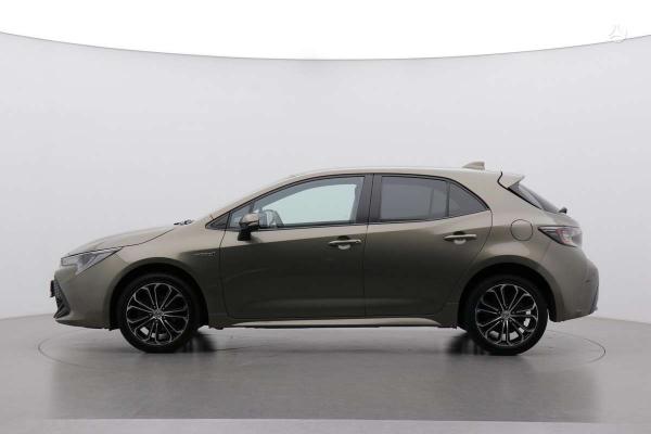 Green Toyota Corolla 2020 in Vilnius, with an engine capacity of 1.80 L and mileage of 70 thousand km for 20900 €, photo 4 on AUTOMOTO.COM.LV