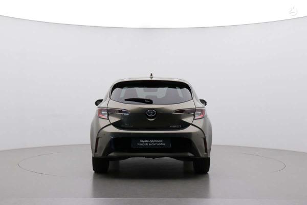 Green Toyota Corolla 2020 in Vilnius, with an engine capacity of 1.80 L and mileage of 70 thousand km for 20900 €, photo 5 on AUTOMOTO.COM.LV