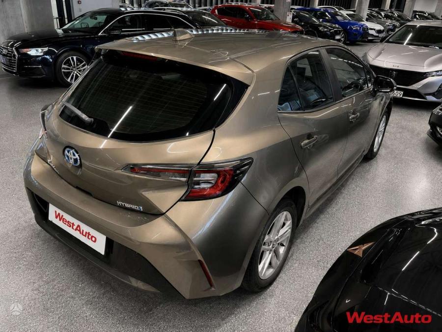 Zaļš Toyota Corolla 2021 Klaipėda, ar dzinēja tilpumu 1.80 L un nobraukumu 104 tūkst. km par 17956 €, foto 4 vietnē AUTOMOTO.COM.LV