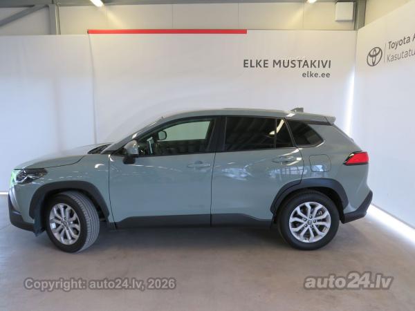 Zaļš Toyota Corolla 2023 Tallina, ar dzinēja tilpumu 1.99 L un nobraukumu 46 tūkst. km par 27400 €, foto 3 vietnē AUTOMOTO.COM.LV