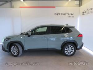 Zaļš Toyota Corolla 2023 Tallina, ar dzinēja tilpumu 1.99 L un nobraukumu 46 tūkst. km par 27400 €, foto 3 vietnē AUTOMOTO.COM.LV