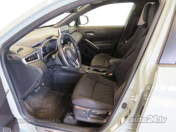 Zaļš Toyota Corolla 2023 Tallina, ar dzinēja tilpumu 1.99 L un nobraukumu 46 tūkst. km par 27400 €, foto 5 vietnē AUTOMOTO.COM.LV
