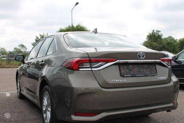 Zaļš Toyota Corolla 2019 Alīta, ar dzinēja tilpumu 1.80 L un nobraukumu 140 tūkst. km par 15300 €, foto 3 vietnē AUTOMOTO.COM.LV