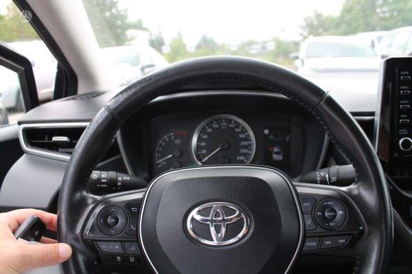 Zaļš Toyota Corolla 2019 Alīta, ar dzinēja tilpumu 1.80 L un nobraukumu 140 tūkst. km par 15300 €, foto 7 vietnē AUTOMOTO.COM.LV