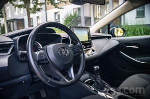 Green Toyota Corolla 2019 in Riga, with an engine capacity of 1.60 L and mileage of 100 thousand km for 12990 €, photo 15 on AUTOMOTO.COM.LV