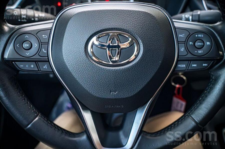 Green Toyota Corolla 2019 in Riga, with an engine capacity of 1.60 L and mileage of 100 thousand km for 12990 €, photo 21 on AUTOMOTO.COM.LV