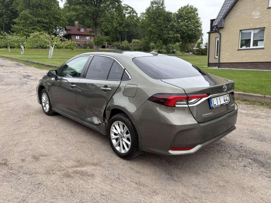 Zaļš Toyota Corolla 2020 Raseiniai, ar dzinēja tilpumu 1.80 L un nobraukumu 119 tūkst. km par 6500 €, foto 3 vietnē AUTOMOTO.COM.LV