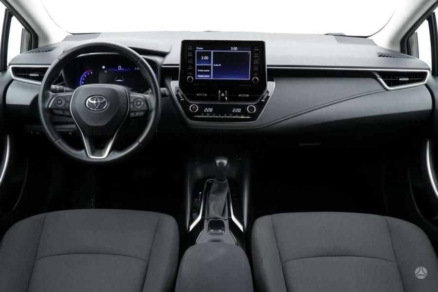 Green Toyota Corolla 2021 in Vilnius, with an engine capacity of 1.49 L and mileage of 77 thousand km for 16900 €, photo 8 on AUTOMOTO.COM.LV