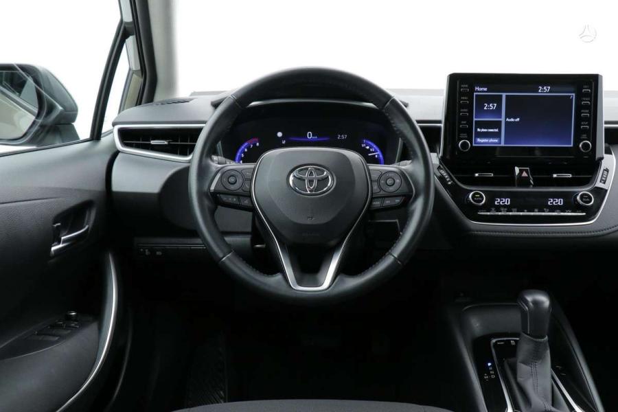 Green Toyota Corolla 2021 in Vilnius, with an engine capacity of 1.49 L and mileage of 77 thousand km for 16900 €, photo 9 on AUTOMOTO.COM.LV