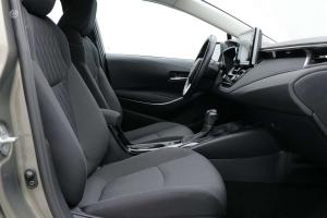 Green Toyota Corolla 2021 in Vilnius, with an engine capacity of 1.49 L and mileage of 77 thousand km for 16900 €, photo 10 on AUTOMOTO.COM.LV