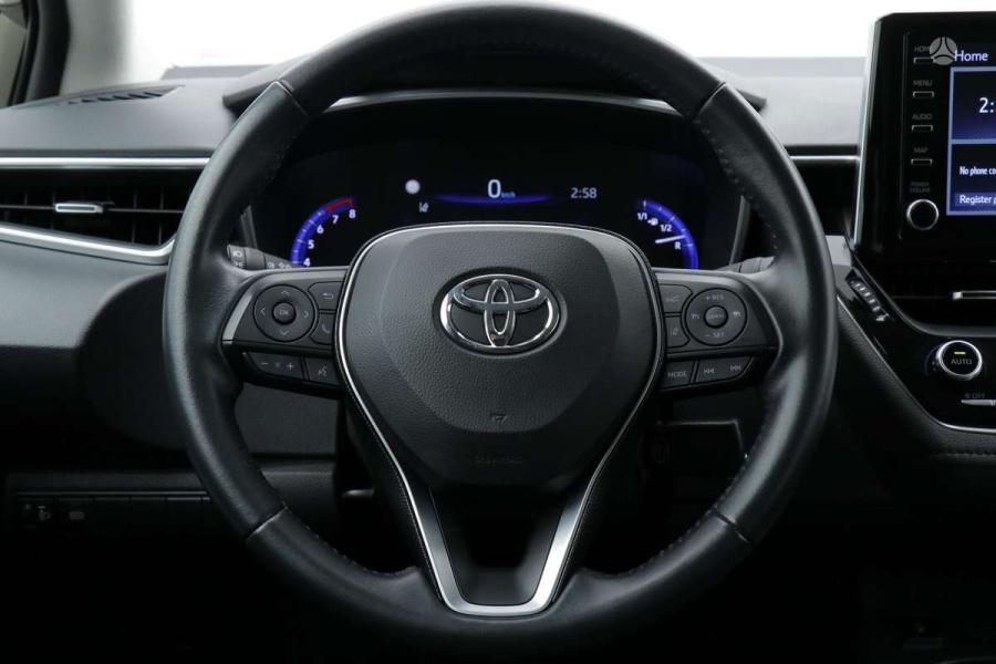 Green Toyota Corolla 2021 in Vilnius, with an engine capacity of 1.49 L and mileage of 77 thousand km for 16900 €, photo 14 on AUTOMOTO.COM.LV