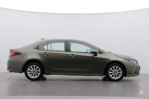Green Toyota Corolla 2021 in Vilnius, with an engine capacity of 1.49 L and mileage of 77 thousand km for 16900 €, photo 18 on AUTOMOTO.COM.LV