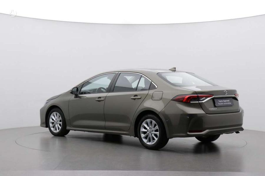 Green Toyota Corolla 2021 in Vilnius, with an engine capacity of 1.49 L and mileage of 77 thousand km for 16900 €, photo 19 on AUTOMOTO.COM.LV