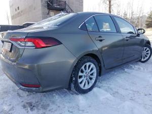 Green Toyota Corolla 2022 in Vilnius, with an engine capacity of 1.50 L and mileage of 103 thousand km for 12800 €, photo 4 on AUTOMOTO.COM.LV