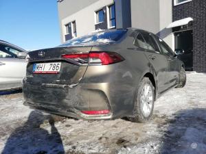 Green Toyota Corolla 2022 in Vilnius, with an engine capacity of 1.50 L and mileage of 103 thousand km for 12800 €, photo 6 on AUTOMOTO.COM.LV