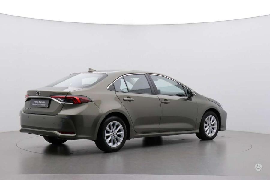 Zaļš Toyota Corolla 2022 Viļņa, ar dzinēja tilpumu 1.49 L un nobraukumu 53 tūkst. km par 18500 €, foto 3 vietnē AUTOMOTO.COM.LV