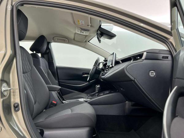 Zaļš Toyota Corolla 2022 Viļņa, ar dzinēja tilpumu 1.49 L un nobraukumu 127 tūkst. km par 15900 €, foto 6 vietnē AUTOMOTO.COM.LV