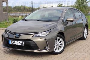 Green Toyota Corolla 2022 in Riga, with an engine capacity of 1.80 L and mileage of 167 thousand km for 15900 €, photo 5 on AUTOMOTO.COM.LV