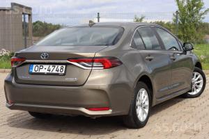Green Toyota Corolla 2022 in Riga, with an engine capacity of 1.80 L and mileage of 167 thousand km for 15900 €, photo 8 on AUTOMOTO.COM.LV