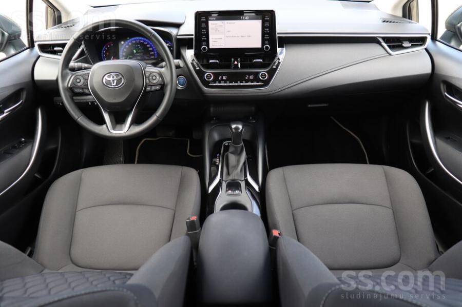 Green Toyota Corolla 2022 in Riga, with an engine capacity of 1.80 L and mileage of 167 thousand km for 15900 €, photo 21 on AUTOMOTO.COM.LV
