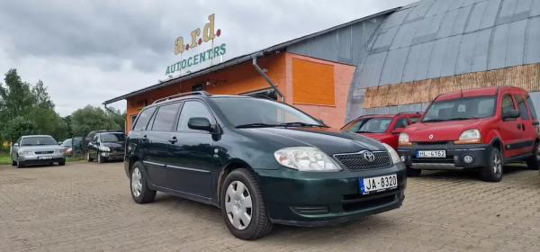 Zaļš Toyota Corolla 2003 Valmiera, ar dzinēja tilpumu 2.00 L un nobraukumu 351 tūkst. km par 1400 €, foto 1 vietnē AUTOMOTO.COM.LV