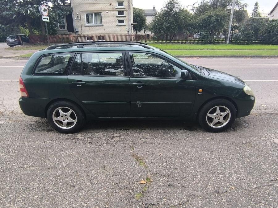 Zaļš Toyota Corolla 2003 Kauņa, ar dzinēja tilpumu 1.40 L un nobraukumu 185 tūkst. km par 1650 €, foto 6 vietnē AUTOMOTO.COM.LV