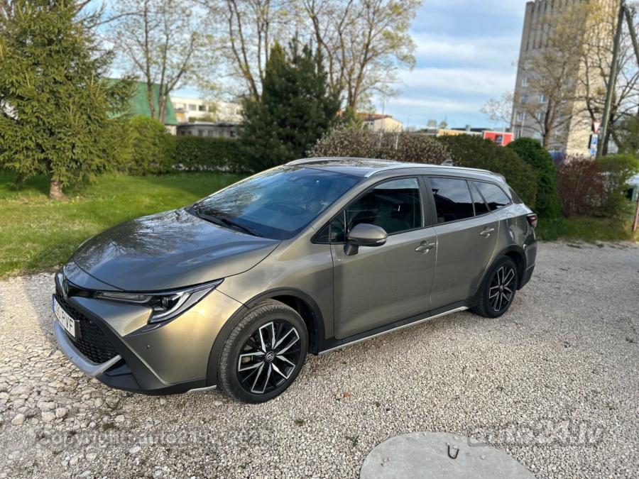 Green Toyota Corolla 2019 in Tallinn, with an engine capacity of 1.80 L and mileage of 120 thousand km for 18300 €, photo 1 on AUTOMOTO.COM.LV