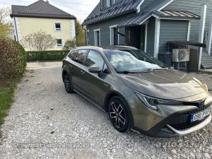 Green Toyota Corolla 2019 in Tallinn, with an engine capacity of 1.80 L and mileage of 120 thousand km for 18300 €, photo 4 on AUTOMOTO.COM.LV