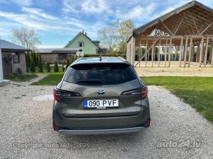 Green Toyota Corolla 2019 in Tallinn, with an engine capacity of 1.80 L and mileage of 120 thousand km for 18300 €, photo 5 on AUTOMOTO.COM.LV