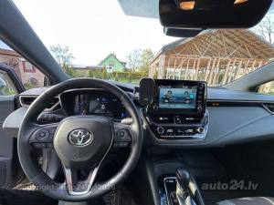 Green Toyota Corolla 2019 in Tallinn, with an engine capacity of 1.80 L and mileage of 120 thousand km for 18300 €, photo 6 on AUTOMOTO.COM.LV