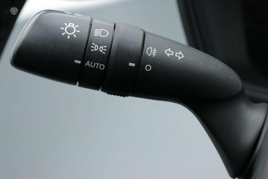 Zaļš Toyota Corolla 2019 Viļņa, ar dzinēja tilpumu 1.20 L un nobraukumu 63 tūkst. km par 15900 €, foto 24 vietnē AUTOMOTO.COM.LV