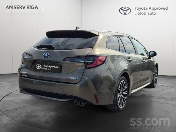 Green Toyota Corolla 2019 in Riga, with an engine capacity of 2.00 L and mileage of 127 thousand km for 17900 €, photo 2 on AUTOMOTO.COM.LV