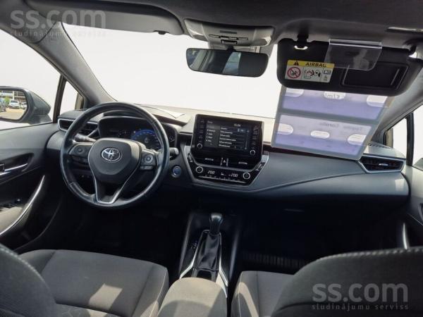 Green Toyota Corolla 2019 in Riga, with an engine capacity of 2.00 L and mileage of 127 thousand km for 17900 €, photo 8 on AUTOMOTO.COM.LV