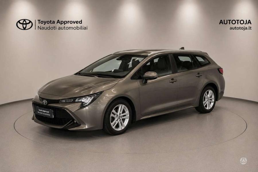 Green Toyota Corolla 2019 in Kaunas, with an engine capacity of 1.20 L and mileage of 171 thousand km for 14500 €, photo 1 on AUTOMOTO.COM.LV