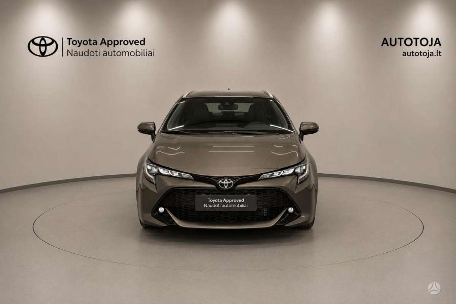 Green Toyota Corolla 2019 in Kaunas, with an engine capacity of 1.20 L and mileage of 171 thousand km for 14500 €, photo 6 on AUTOMOTO.COM.LV