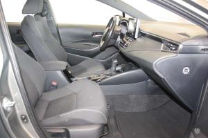 Green Toyota Corolla 2019 in Kaunas, with an engine capacity of 1.20 L and mileage of 171 thousand km for 14500 €, photo 7 on AUTOMOTO.COM.LV