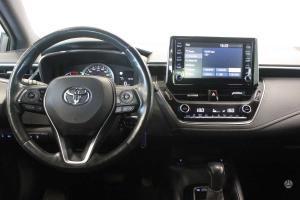 Green Toyota Corolla 2019 in Kaunas, with an engine capacity of 1.20 L and mileage of 171 thousand km for 14500 €, photo 10 on AUTOMOTO.COM.LV
