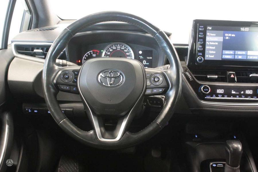 Green Toyota Corolla 2019 in Kaunas, with an engine capacity of 1.20 L and mileage of 171 thousand km for 14500 €, photo 13 on AUTOMOTO.COM.LV