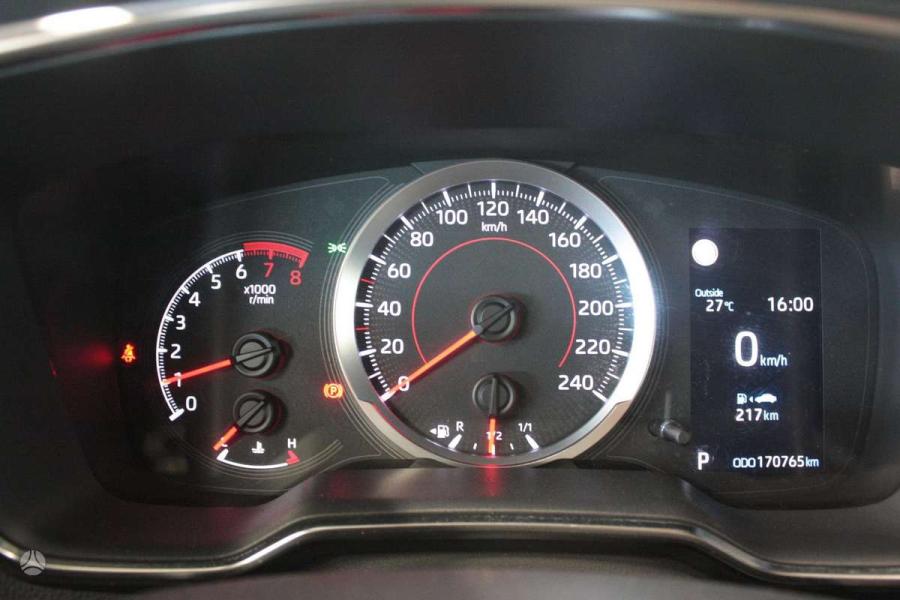 Green Toyota Corolla 2019 in Kaunas, with an engine capacity of 1.20 L and mileage of 171 thousand km for 14500 €, photo 14 on AUTOMOTO.COM.LV