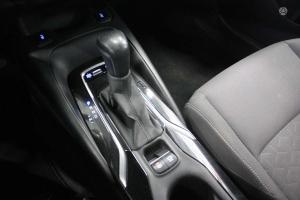 Green Toyota Corolla 2019 in Kaunas, with an engine capacity of 1.20 L and mileage of 171 thousand km for 14500 €, photo 27 on AUTOMOTO.COM.LV