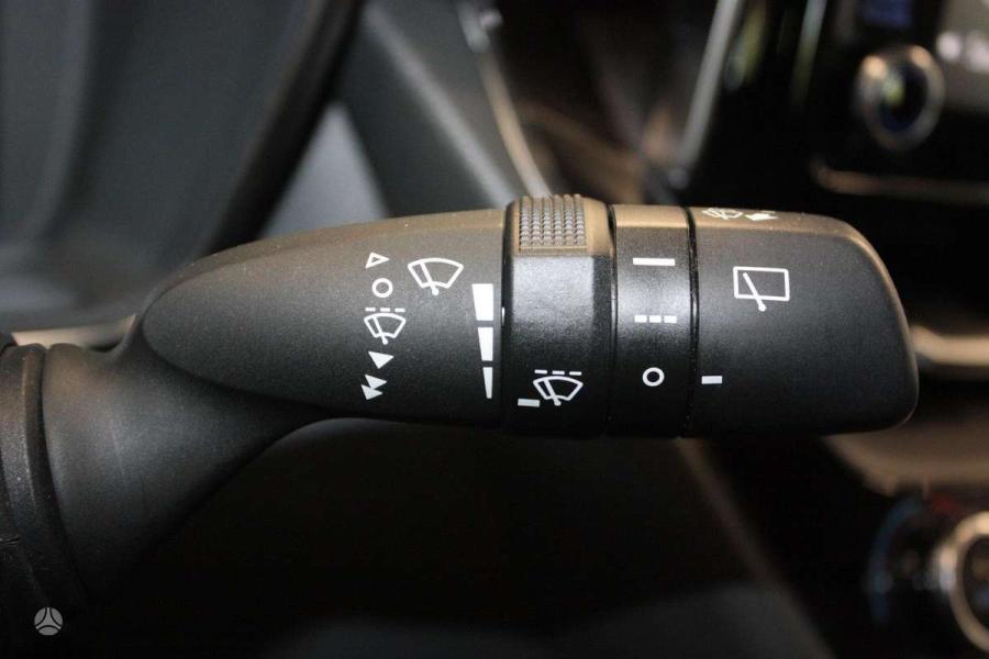 Green Toyota Corolla 2019 in Kaunas, with an engine capacity of 1.20 L and mileage of 171 thousand km for 14500 €, photo 29 on AUTOMOTO.COM.LV