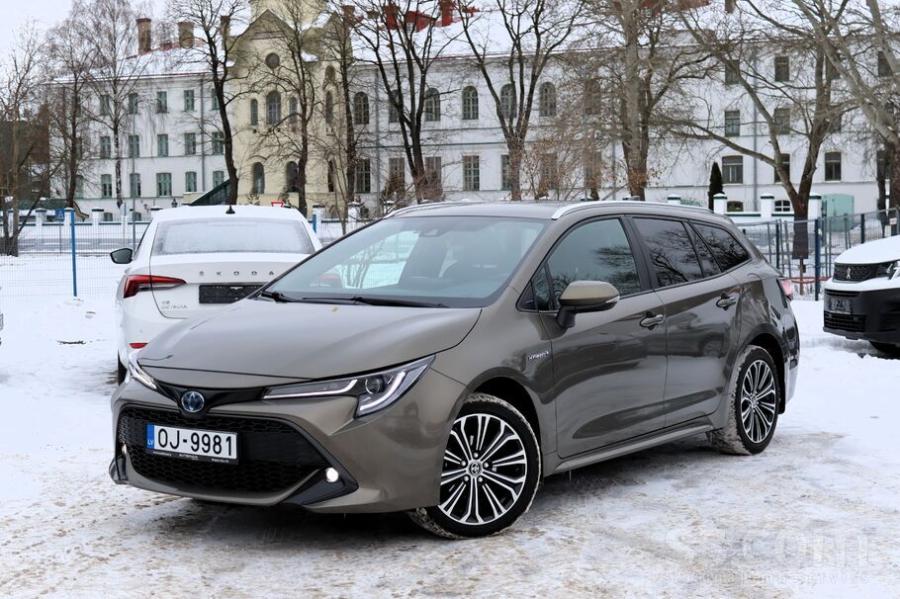 Green Toyota Corolla 2020 in Riga, with an engine capacity of 1.80 L and mileage of 85 thousand km for 18490 €, photo 29 on AUTOMOTO.COM.LV