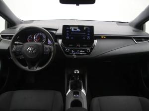 Green Toyota Corolla 2020 in Vilnius, with an engine capacity of 1.20 L and mileage of 168 thousand km for 11499 €, photo 3 on AUTOMOTO.COM.LV