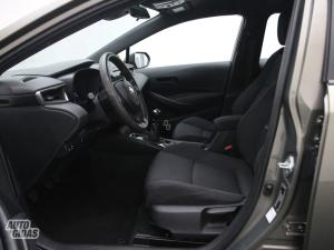 Green Toyota Corolla 2020 in Vilnius, with an engine capacity of 1.20 L and mileage of 168 thousand km for 11499 €, photo 5 on AUTOMOTO.COM.LV